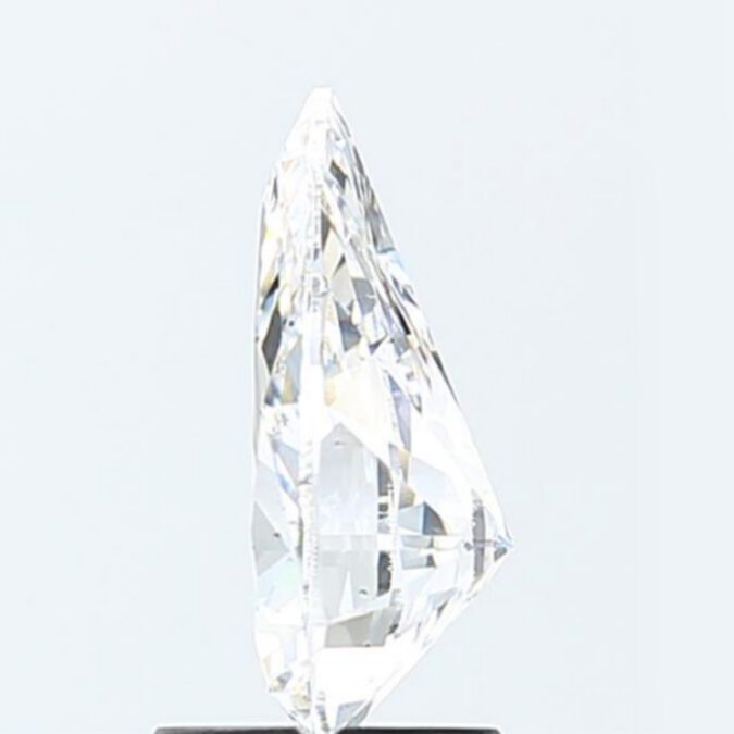 2.00ct Pear Shape Diamond F, SI1 Clarity: Masterpiece of Beauty